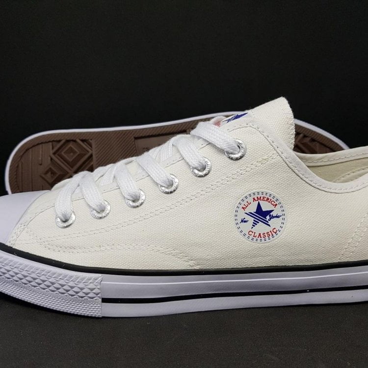 Kenali 9 Jenama Kasut Legend Yang Sering Diguna Untuk Sekolah